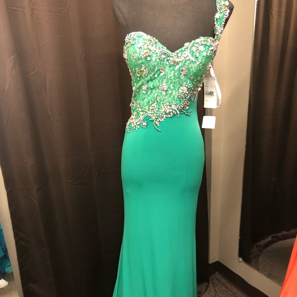Envious | Dresses | Wow 55 Was 40 Emerald Green Formal Gown Size 2 By ...